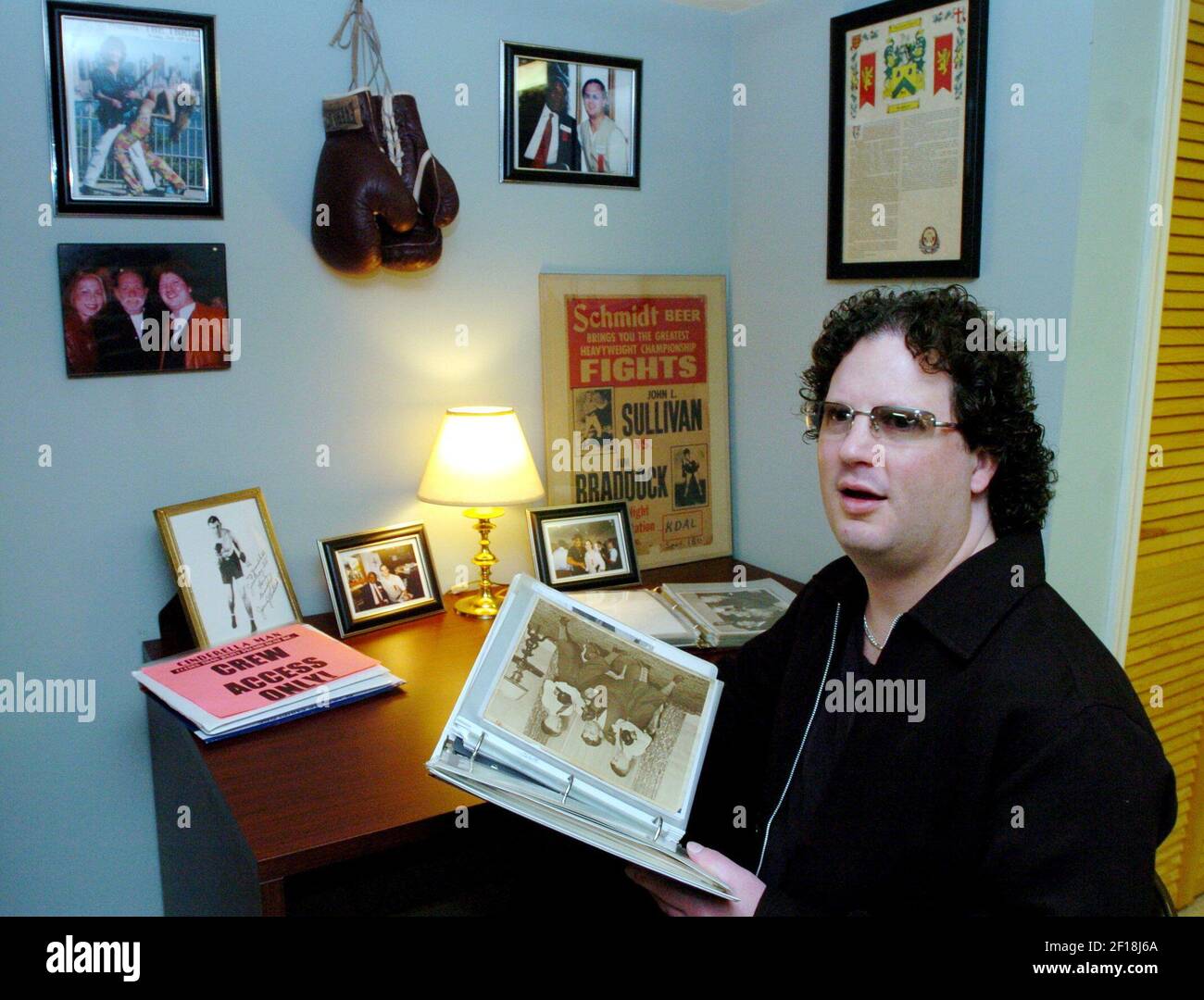 KRT ENTERTAINMENT STORY SLUGGED: KRT PHOTO BY DON SMITH/THE RECORD (June 9) James Jay Braddock ...