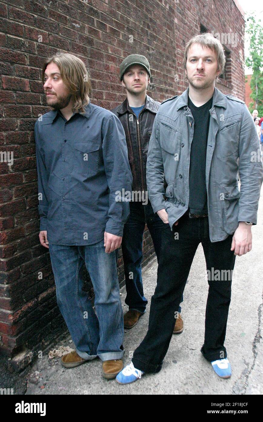 KRT ENTERTAINMENT STORY SLUGGED: MUS-DOVES KRT PHOTOGRAPH BY DAVE ...