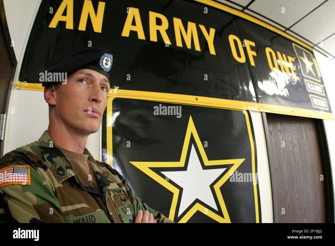 KRT US NEWS STORY SLUGGED: MILITARY-RECRUITING KRT PHOTOGRAPH BY JENNA ...