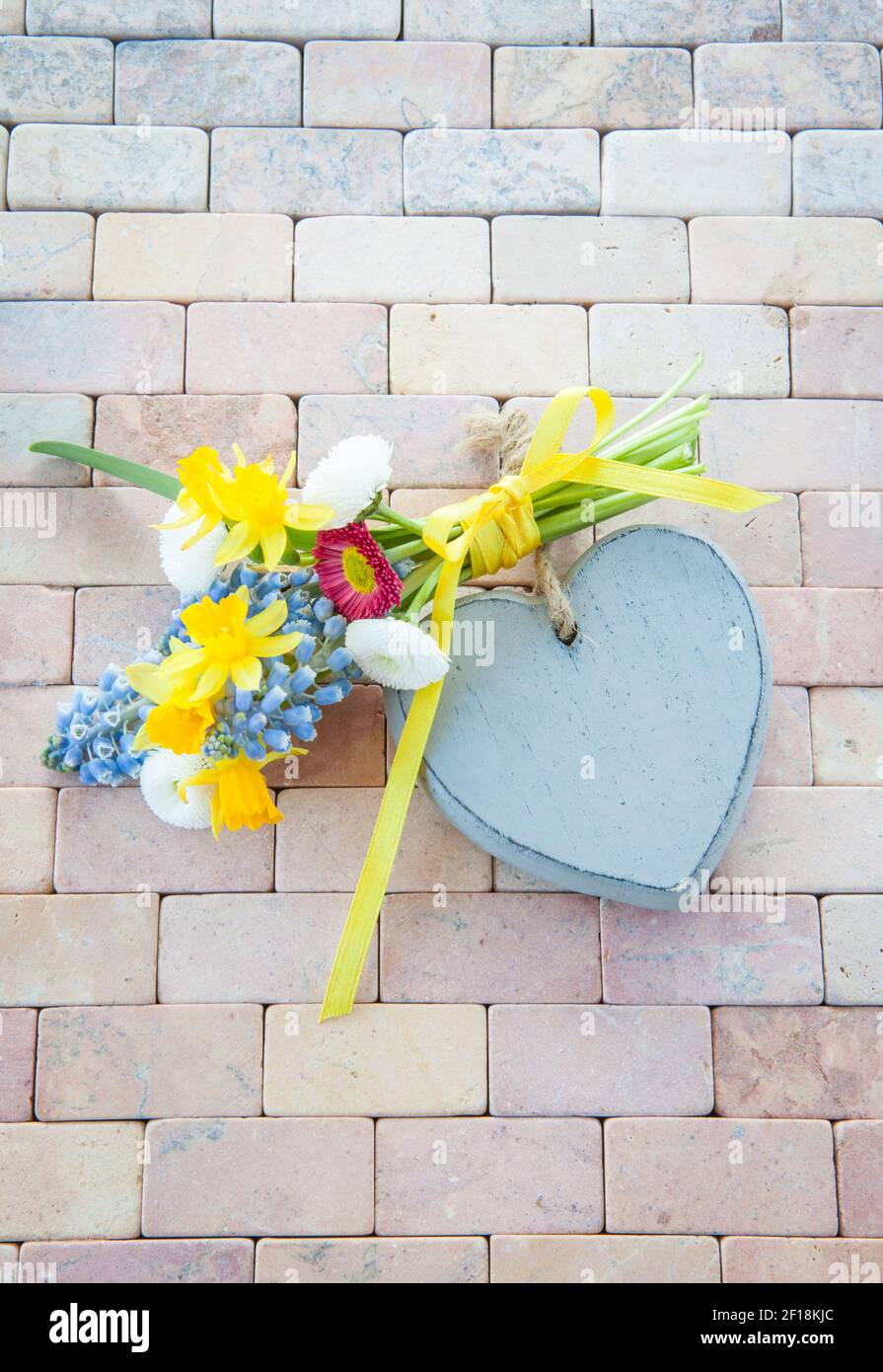 Small bouquet of spring flowers Stock Photo - Alamy