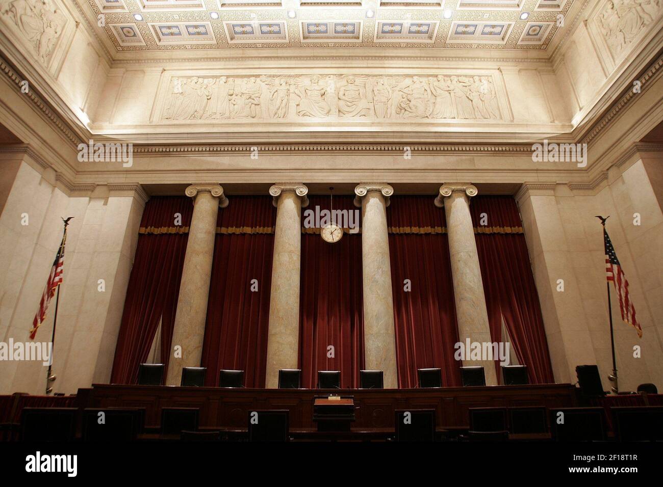 KRT US NEWS STORY SLUGGED: SCOTUS-COMMANDMENTS KRT PHOTO BY CHUCK ...