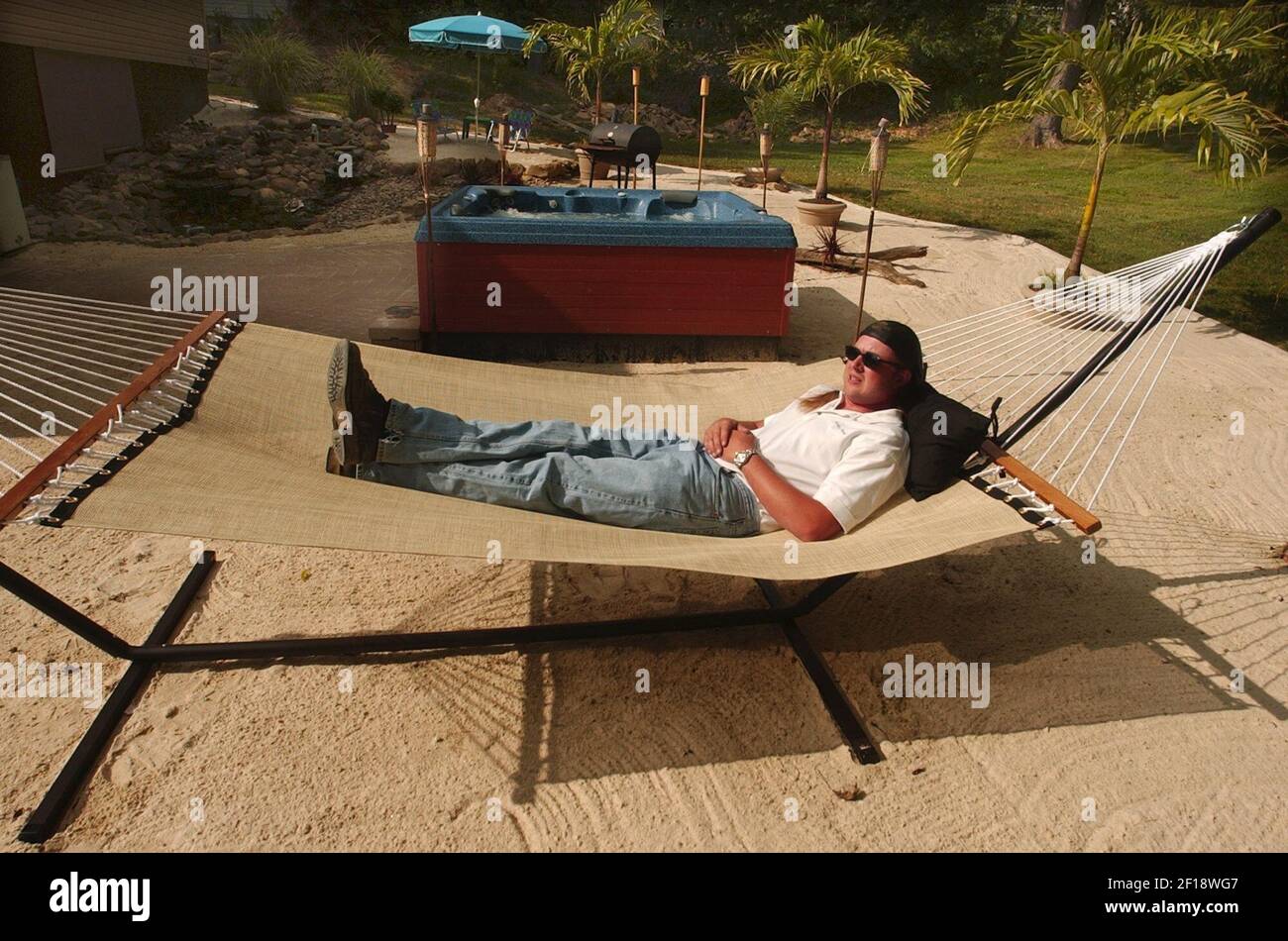 KRT LIFESTYLE STORY SLUGGED: HOME-BACKYARDBEACH KRT PHOTOGRAPH BY KEN ...