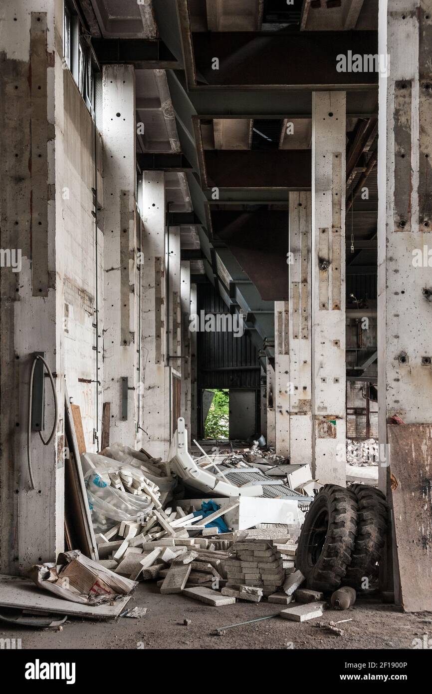 Factory chaos hi-res stock photography and images - Alamy