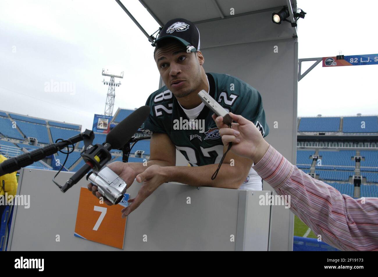 KRT SPORTS STORY SLUGGED: SUPERBOWL KRT PHOTOGRAPH BY ERIC MENCHER ...