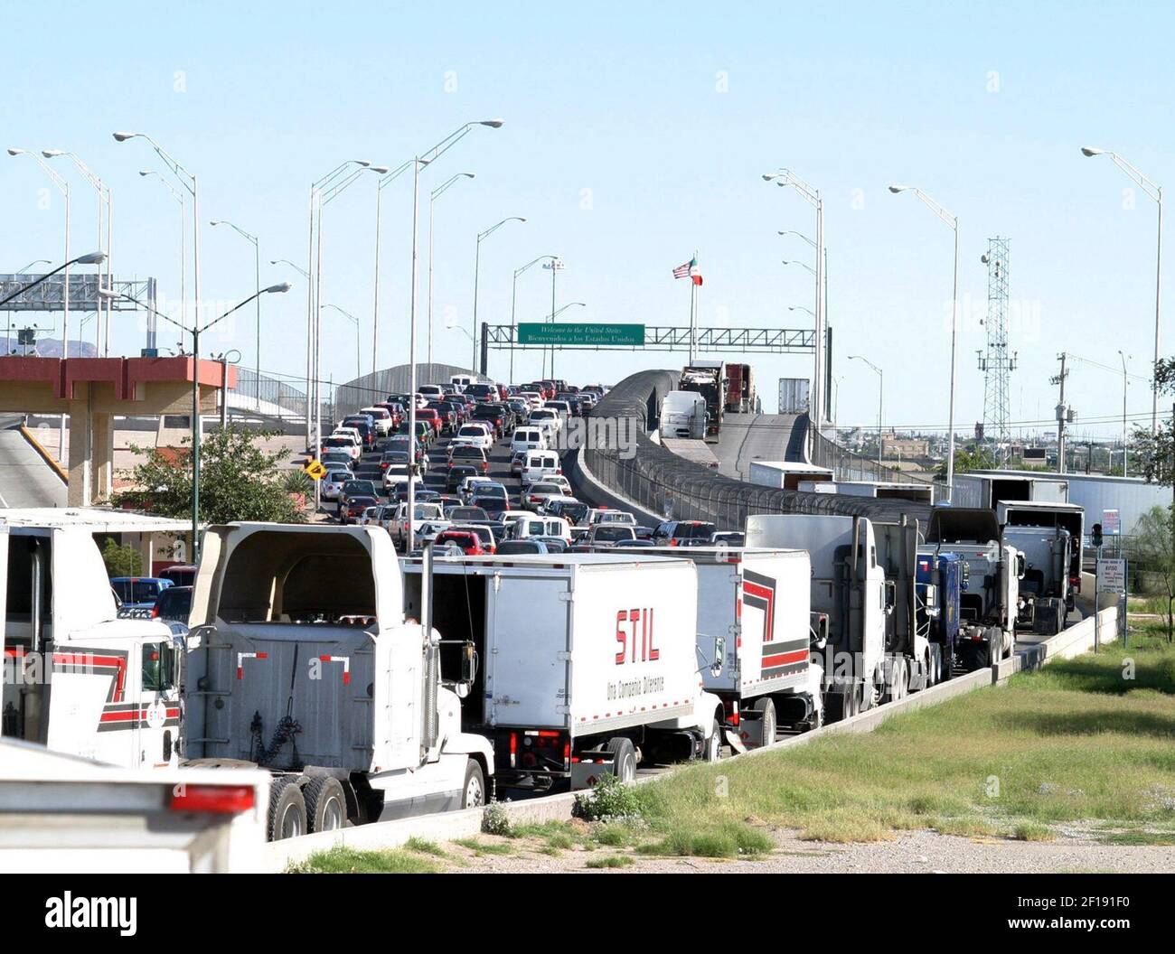 -- NO MAGS, NO SALES -- KRT WORLD NEWS STORY SLUGGED: MEXICO-USBORDER ...