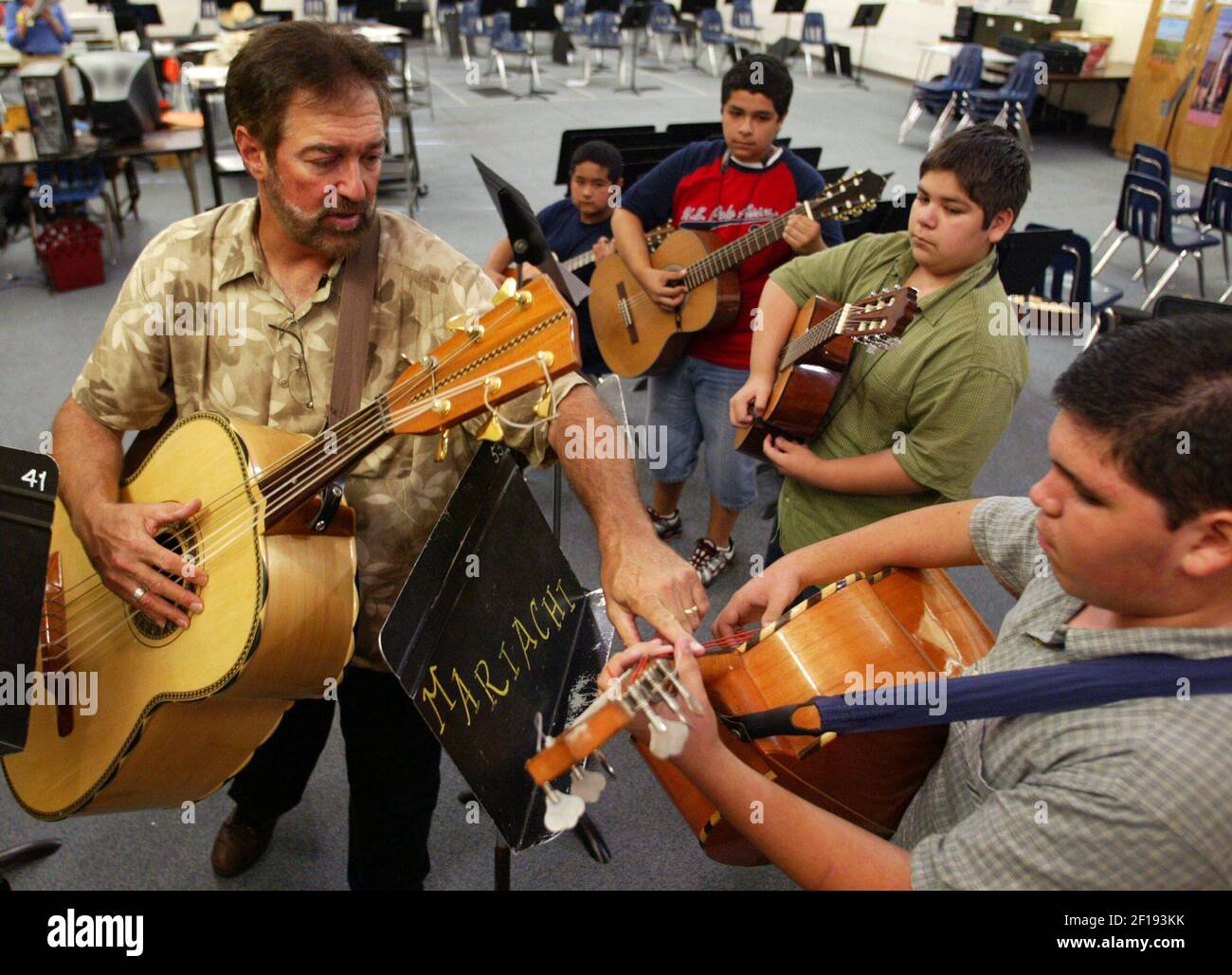 KRT LIFESTYLE STORY SLUGGED: NEWVOICES-MARIACHIMASTER KRT PHOTOGRAPH BY ...