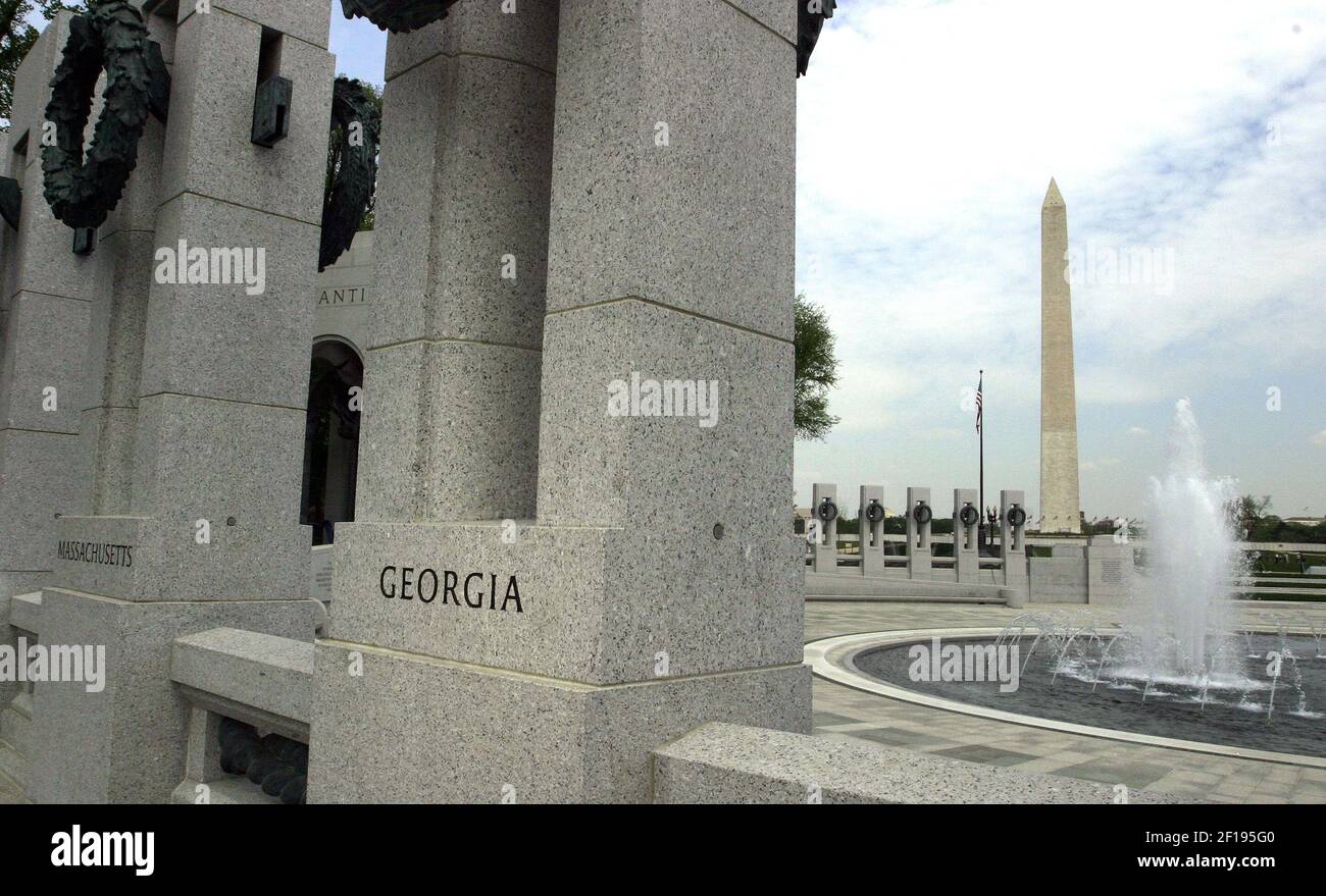KRT US NEWS STORY SLUGGED: WORLDWARIIMEMORIAL KRT PHOTO BY CHUCK ...