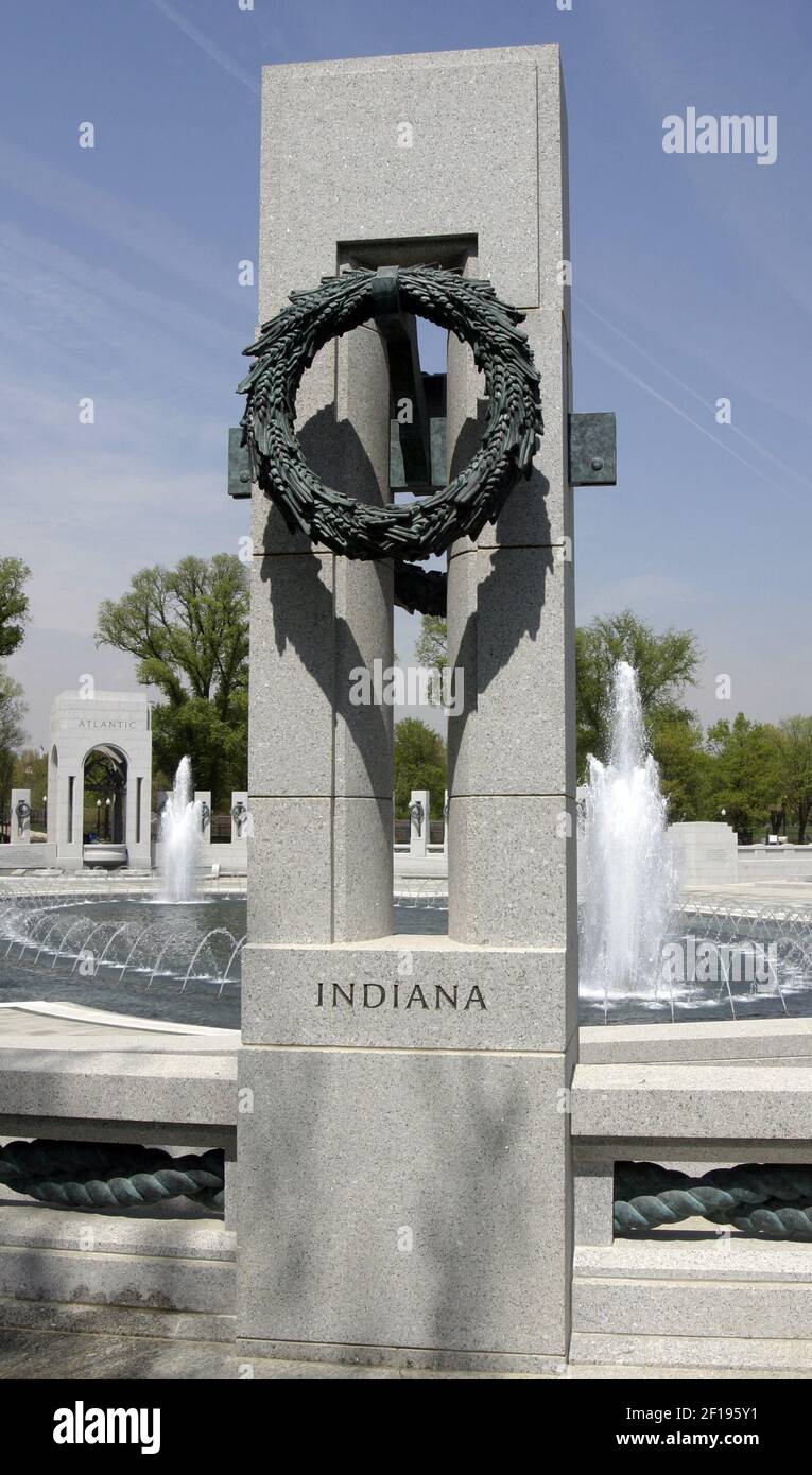 KRT US NEWS STORY SLUGGED: WORLDWARIIMEMORIAL KRT PHOTO BY CHUCK ...