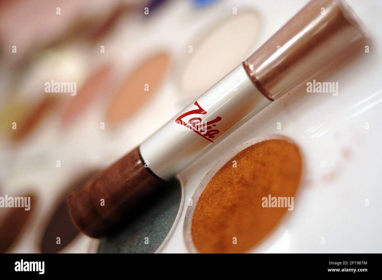 KRT LIFESTYLE STORY SLUGGED: FASH-LATINACOSMETICS KRT PHOTOGRAPH BY ...