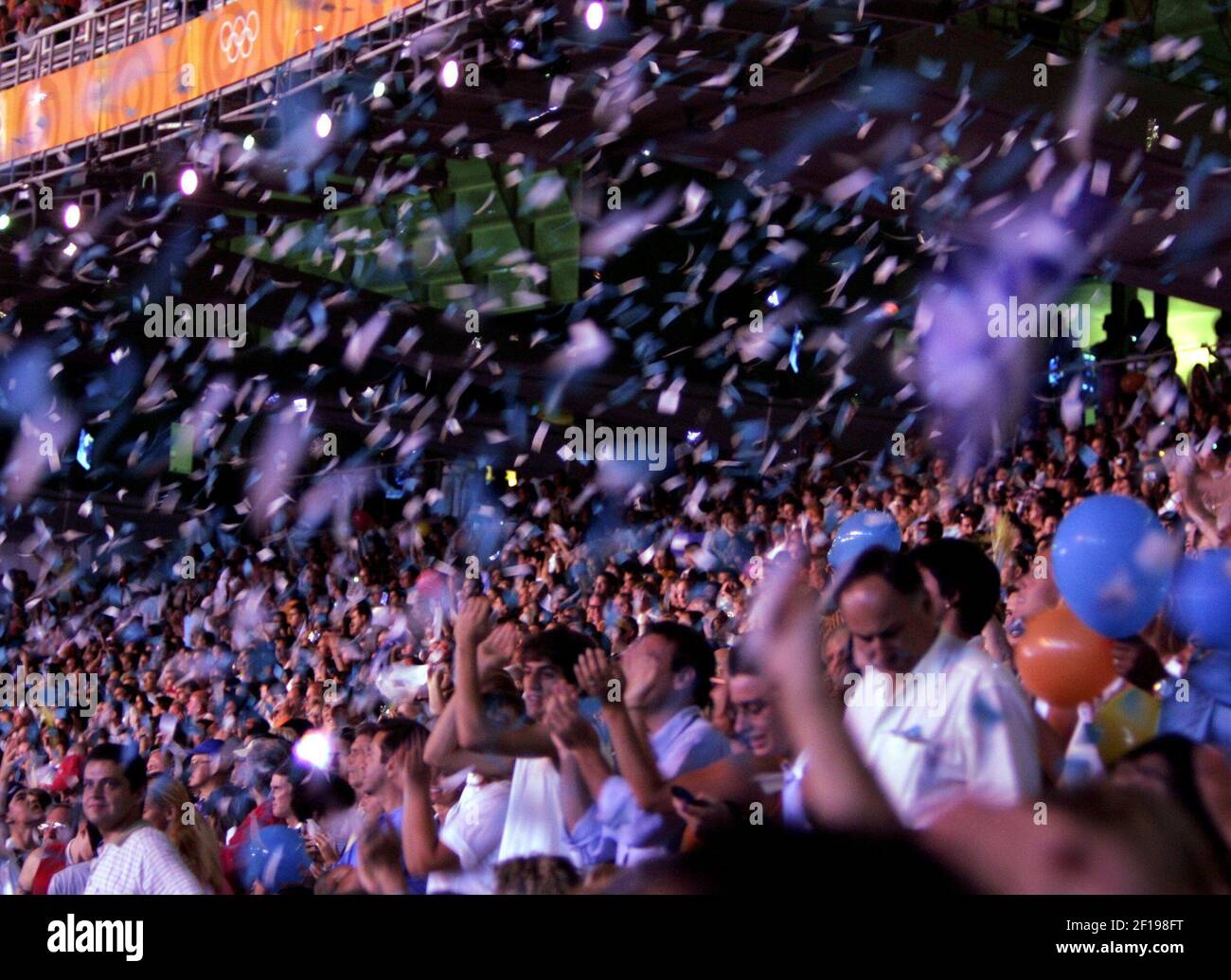 Olympic games 2004 closing ceremony hi-res stock photography and images ...