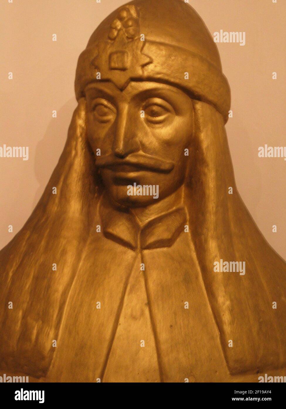 -- NO MAGS, NO SALES -- KRT TRAVEL STORY SLUGGED: WLT-DRACULA KRT ...