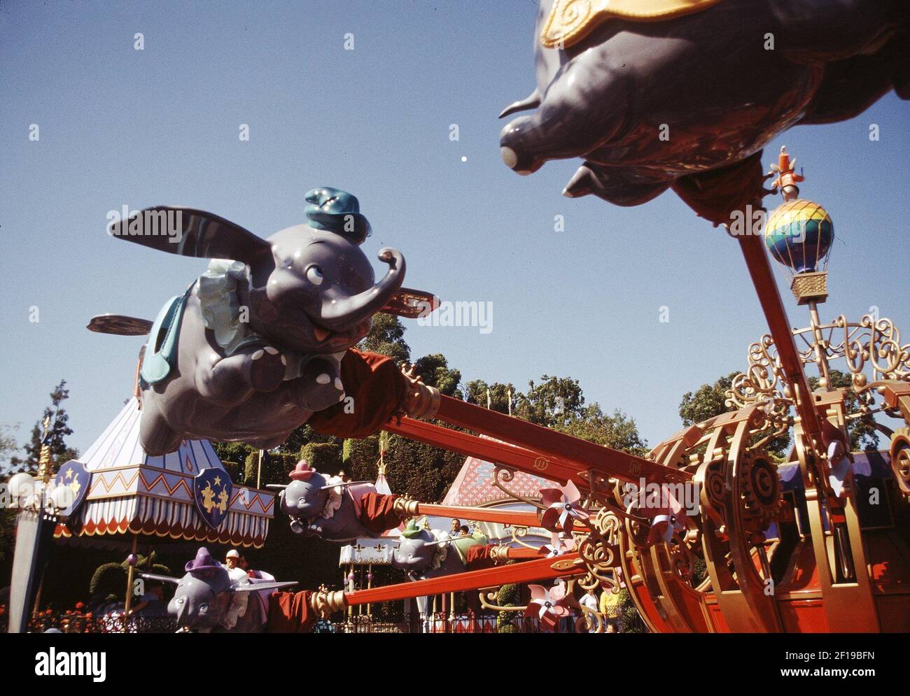 KRT TRAVEL STORY SLUGGED: UST-DISNEYLAND KRT PHOTOGRAPH BY ALAN SOLOMON/CHICAGO TRIBUNE ...