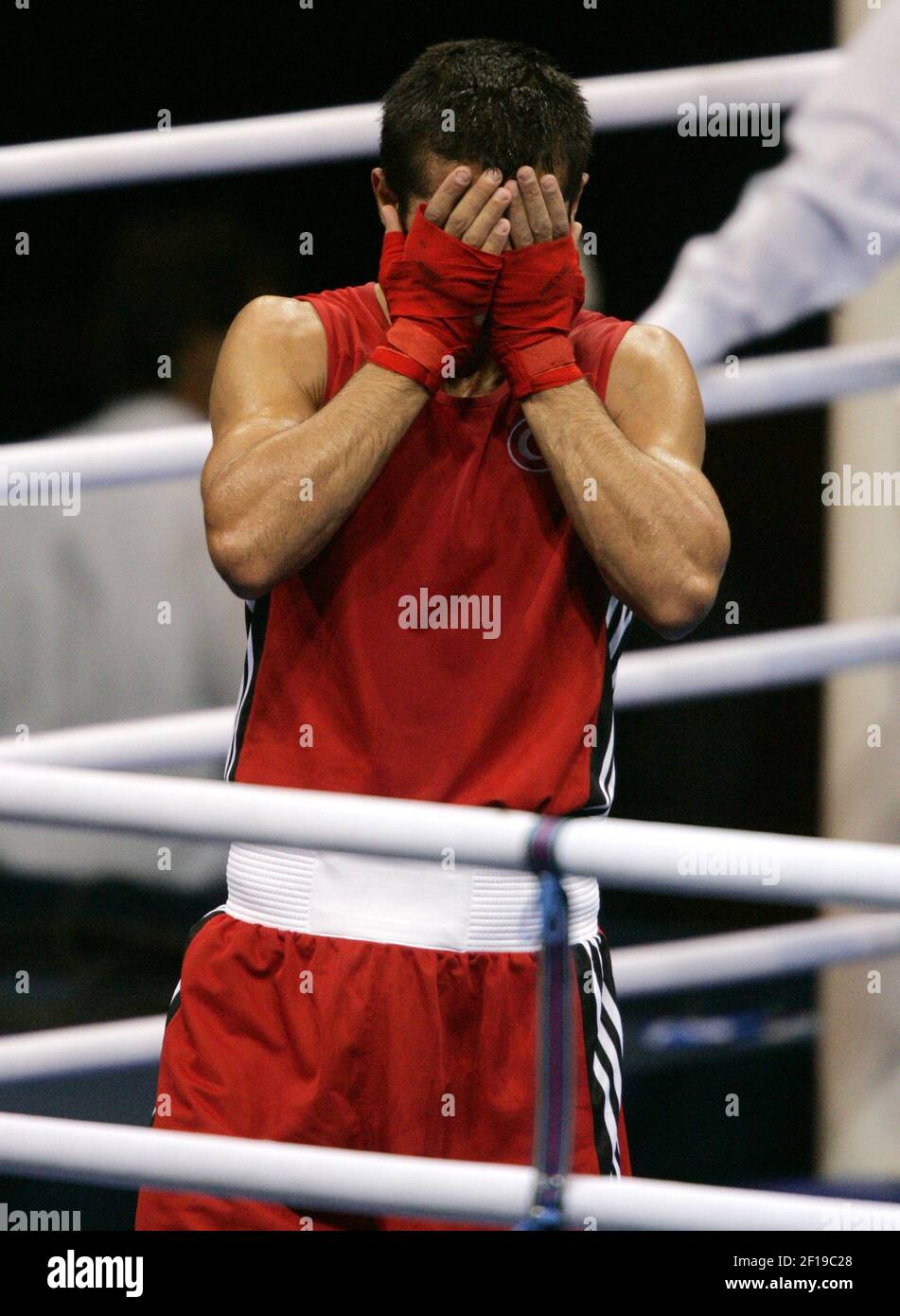 KRT SPORTS STORY SLUGGED: OLY-BOXING KRT PHOTO BY NHAT V. MEYER/SAN ...