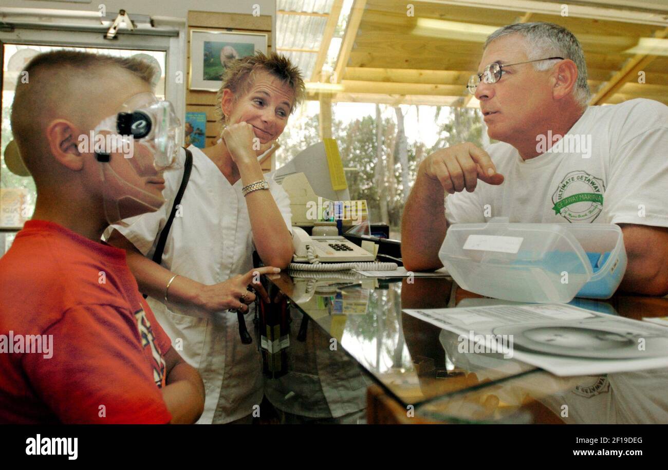 KRT US NEWS STORY SLUGGED: ENV-OTD-WATERCAVES KRT PHOTOGRAPH BY DAVID ...