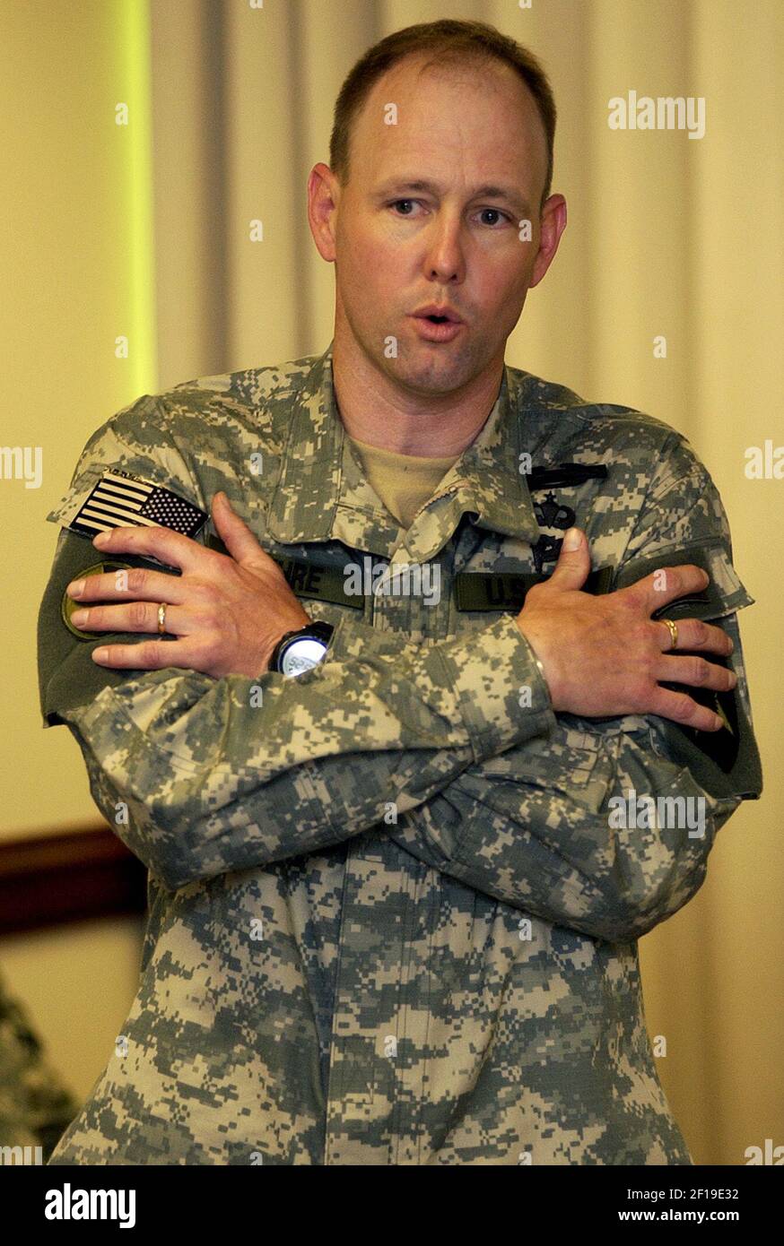 KRT US NEWS STORY SLUGGED: ARMYUNIFORMS KRT PHOTOGRAPH BY SAUL LOEB/KRT ...