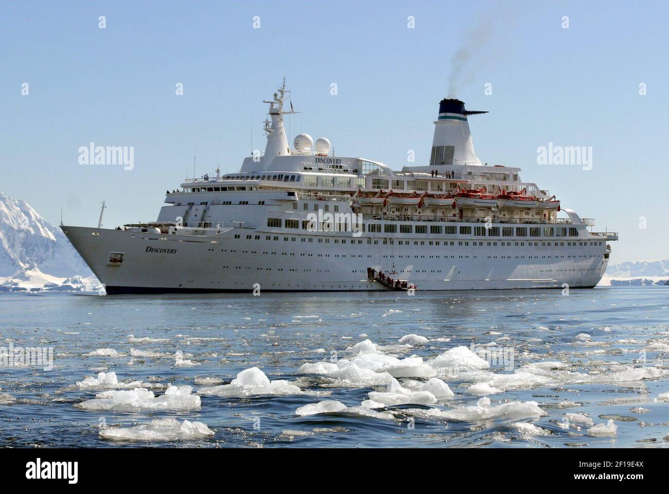KRT TRAVEL STORY SLUGGED: CRU-ANTARCTICA KRT PHOTOGRAPH BY TOM ...