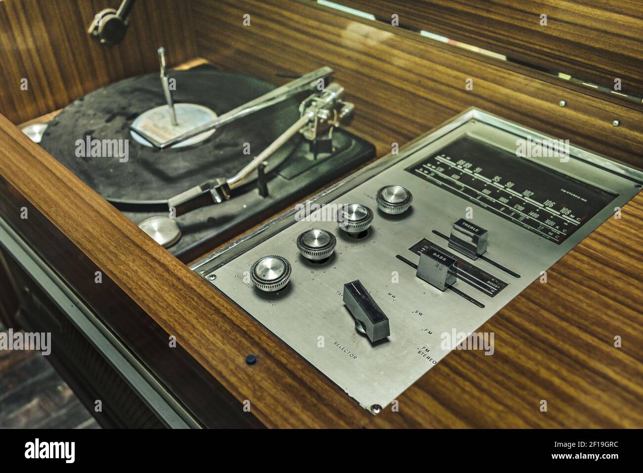 Old music player hi-res stock photography and images - Alamy