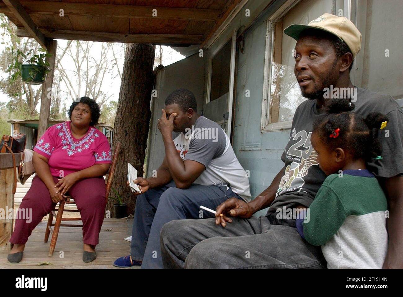 KRT US NEWS STORY SLUGGED: WEA-HURRICANES-SOUTH KRT PHOTOGRAPH BY CANDACE BARBOT/MIAMI HERALD ...