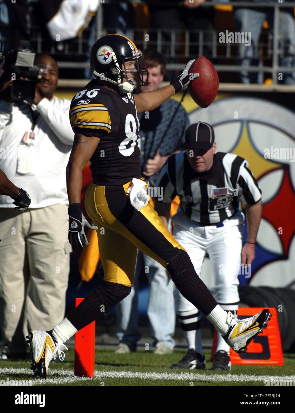 Hines ward touchdown hi-res stock photography and images - Alamy