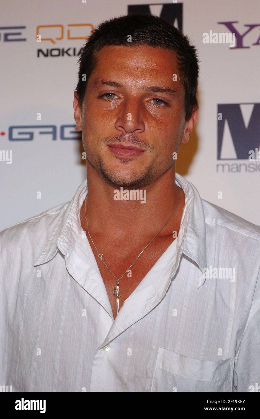 KRT STAND ALONE ENTERTAINMENT PHOTO SLUGGED: HILTONVMAPARTY KRT ...