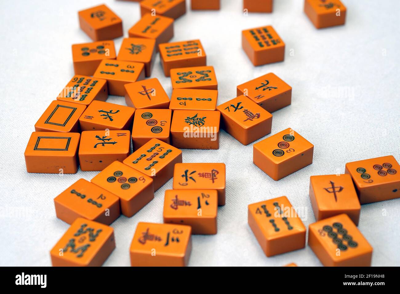 Mah jongg tiles hi-res stock photography and images - Alamy
