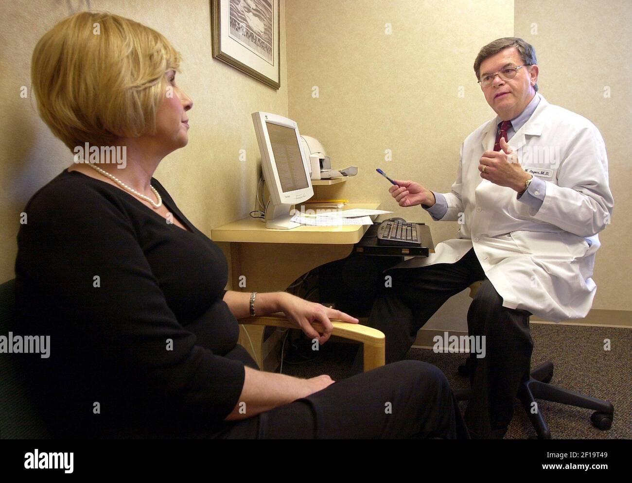 KRT LIFESTYLE STORY SLUGGED: MED-FAMILYDOCTORS KRT PHOTOGRAPH BY KEITH ...