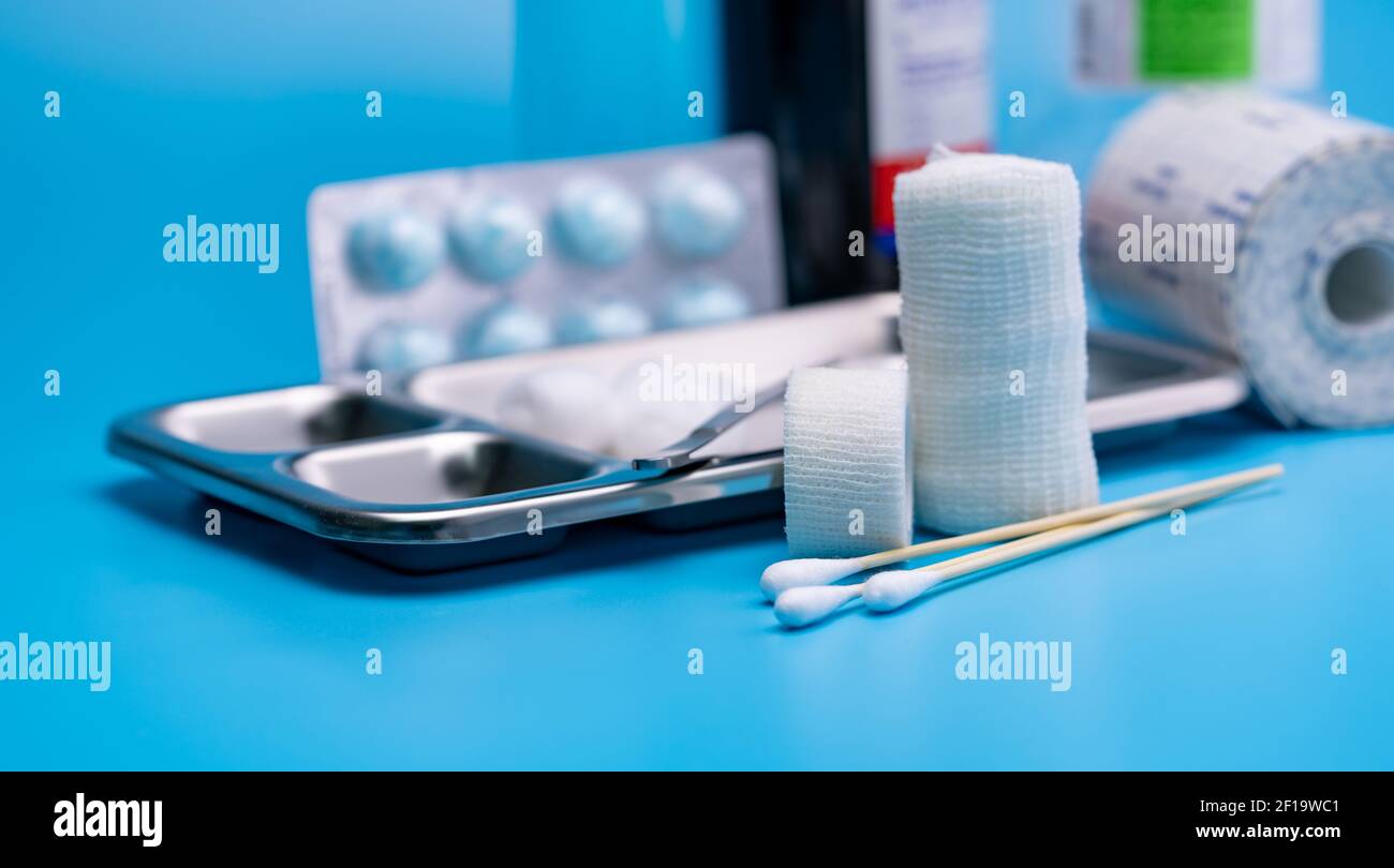 Wound Dressing Equipment High Resolution Stock Photography and Images ...