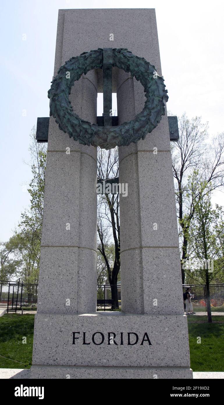 KRT US NEWS STORY SLUGGED: WORLDWARIIMEMORIAL KRT PHOTO BY CHUCK ...