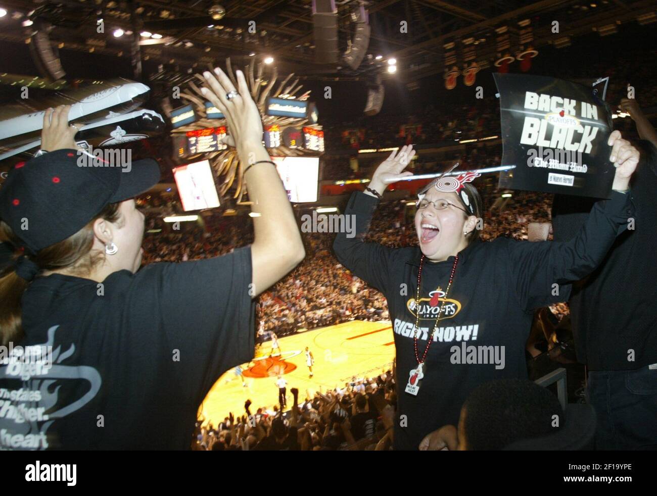 KRT SPORTS STORY SLUGGED: HORNETS-HEAT KRT PHOTOGRAPH BY PATRICK ...