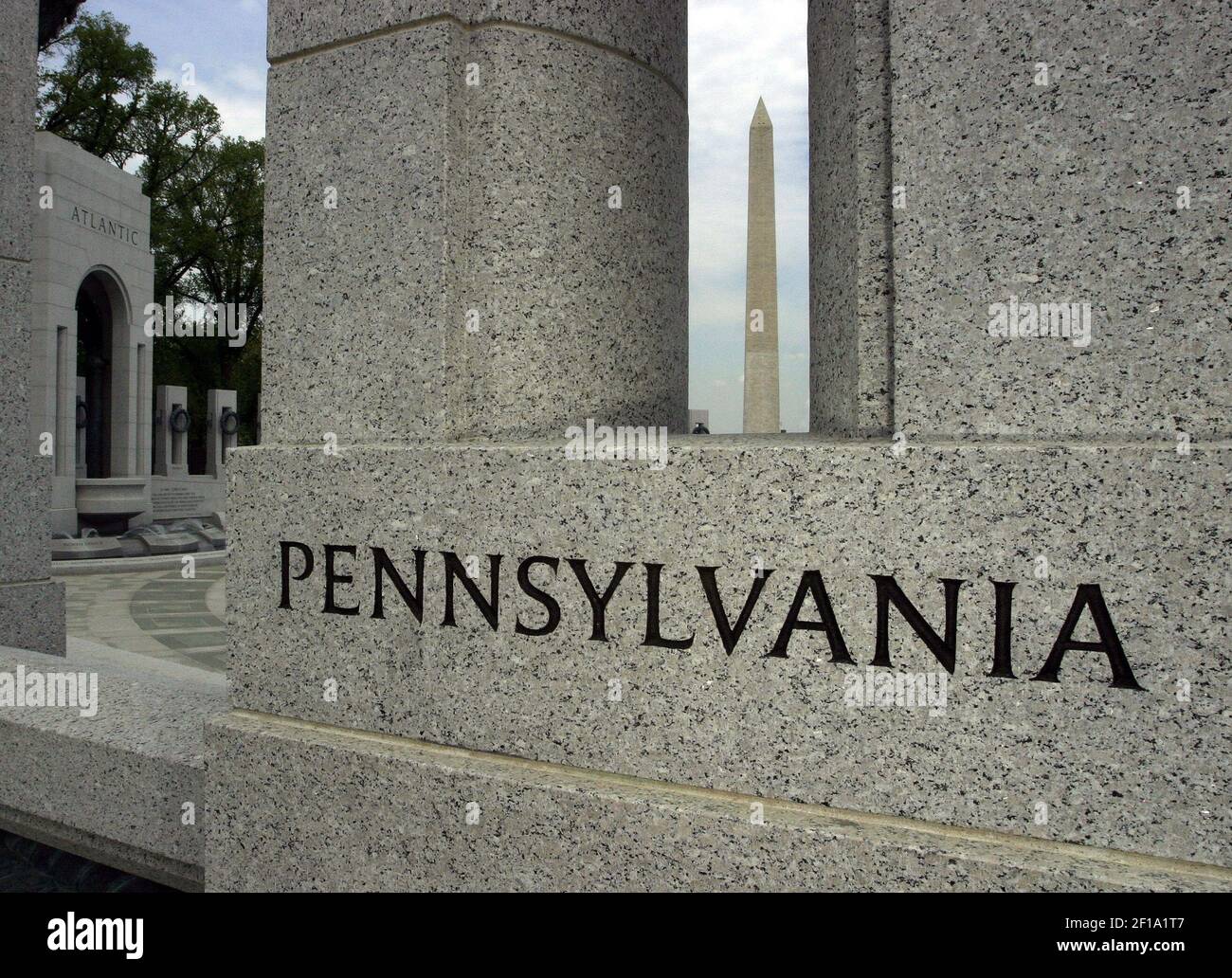 KRT US NEWS STORY SLUGGED: WORLDWARIIMEMORIAL KRT PHOTO BY CHUCK ...
