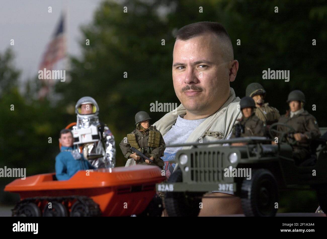 KRT LIFESTYLE STORY SLUGGED: GIJOE KRT PHOTOGRAPH BY RICH GLICKSTEIN ...