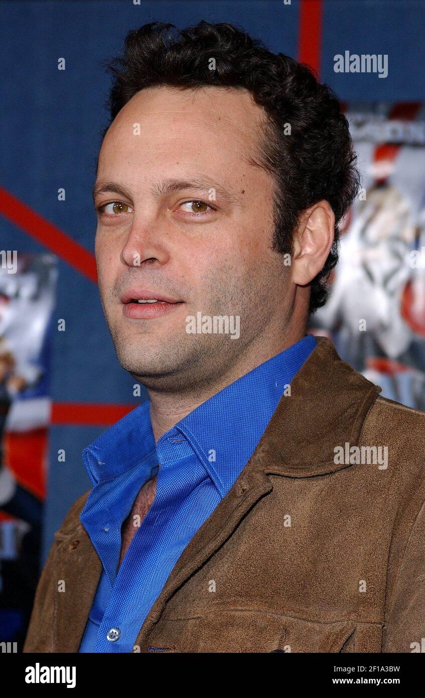 KRT ENTERTAINMENT STAND ALONE PHOTO SLUGGED: SHANGHAIKNIGHTS KRT ...