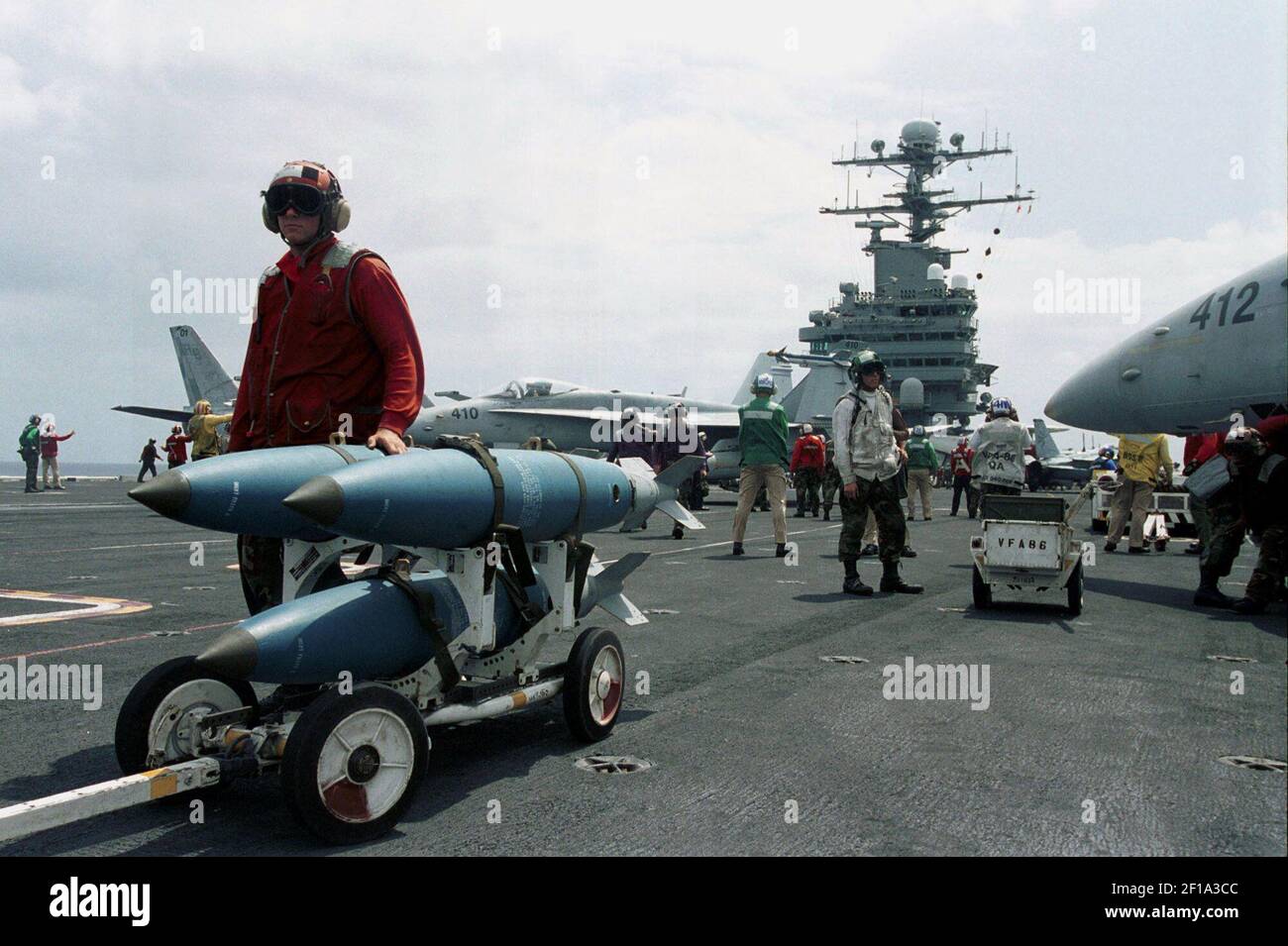 KRT STAND ALONE US NEWS PHOTO SLUGGED: VIEQUES-NAVY KRT PHOTO BY ERIC A ...