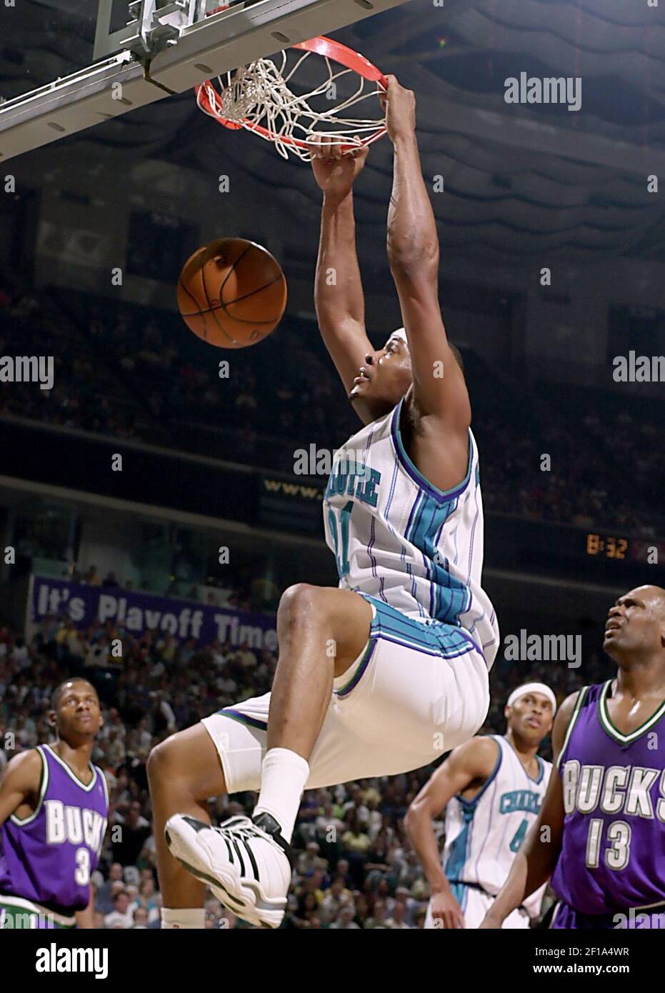 KRT SPORTS STORY SLUGGED: BUCKS-HORNETS KRT PHOTOGRAPH BY JEFF SINER ...