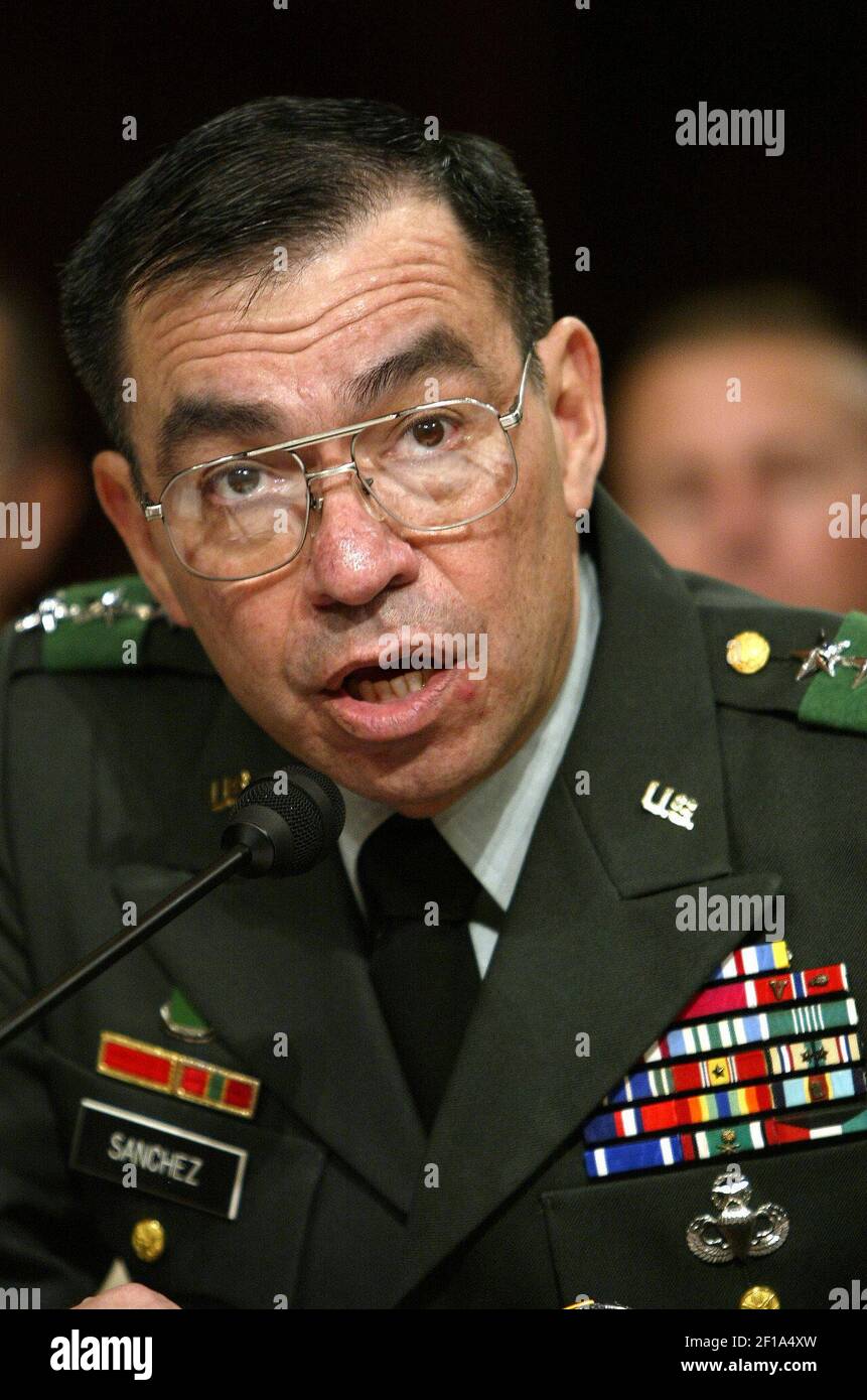 KRT US NEWS PHOTO SLUGGED: KRT PHOTO BY CHUCK KENNEDY/KRT (May 18) Lt ...