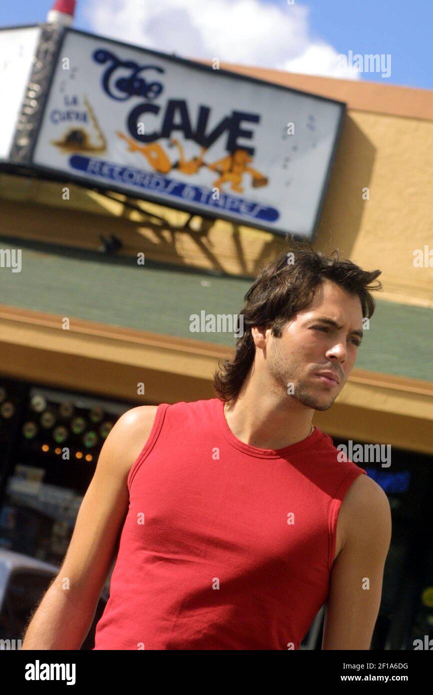 KRT ENTERTAINMENT STORY SLUGGED: MUS-JORGEMORENO KRT PHOTO BY RAUL ...