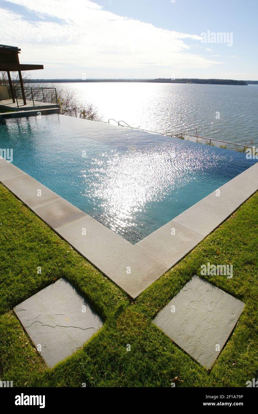 KRT LIFESTYLE STORY SLUGGED: HOME-LAKEHOUSE KRT PHOTOGRAPH BY RALPH ...