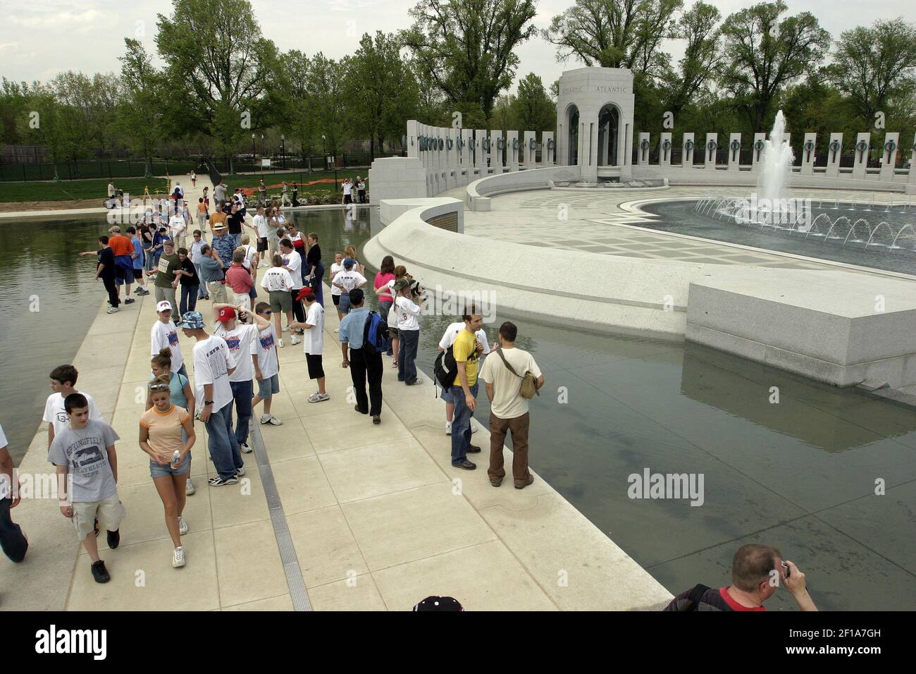 KRT US NEWS STORY SLUGGED: WORLDWARIIMEMORIAL KRT PHOTO BY CHUCK ...