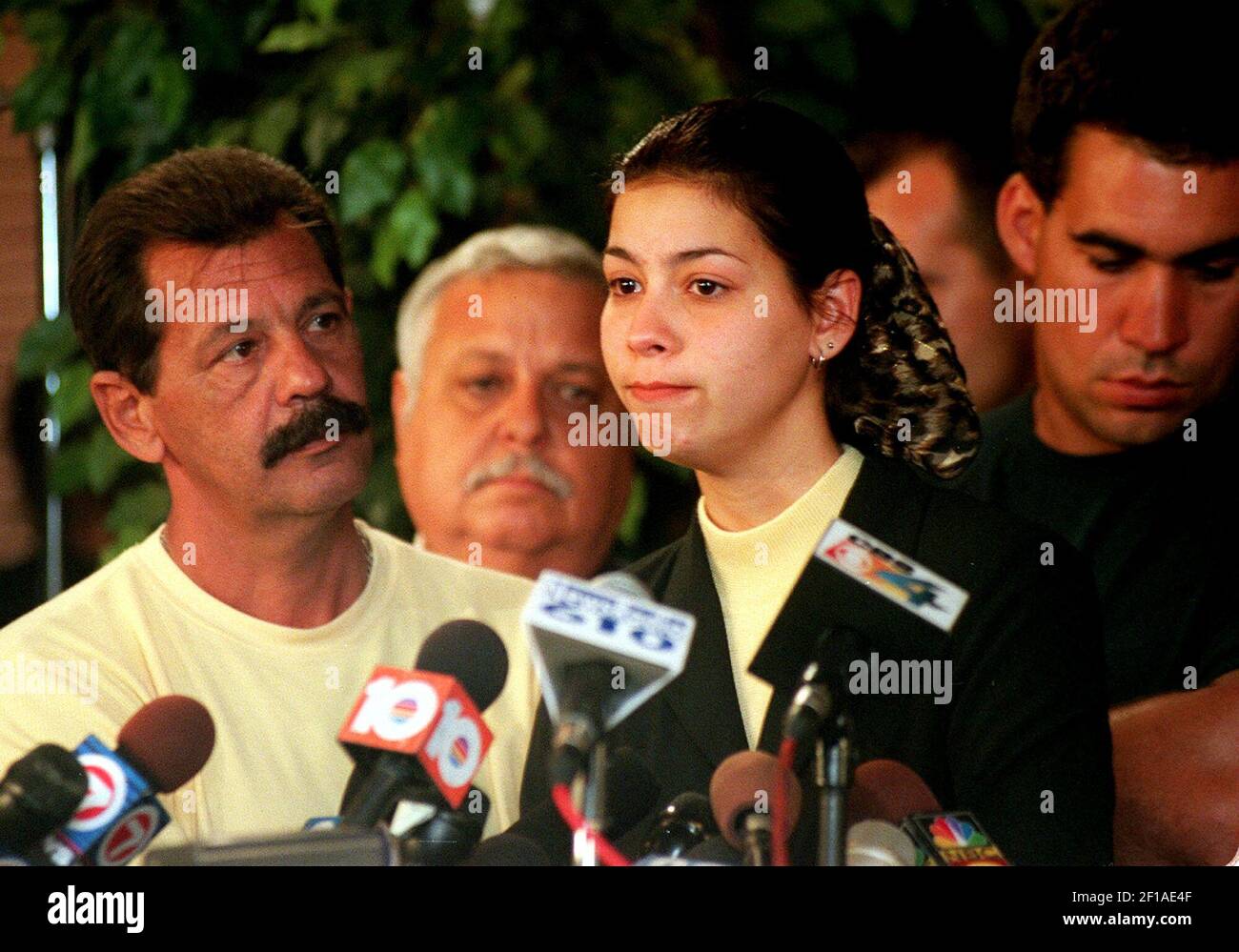 2000 elian gonzalez High Resolution Stock Photography and Images - Alamy