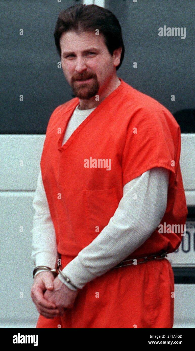 KRT US NEWS STORY SLUGGED: HEIST KRT PHOTOGRAPH BY JEFF SINER/THE CHARLOTTE OBSERVER (KRT119 ...