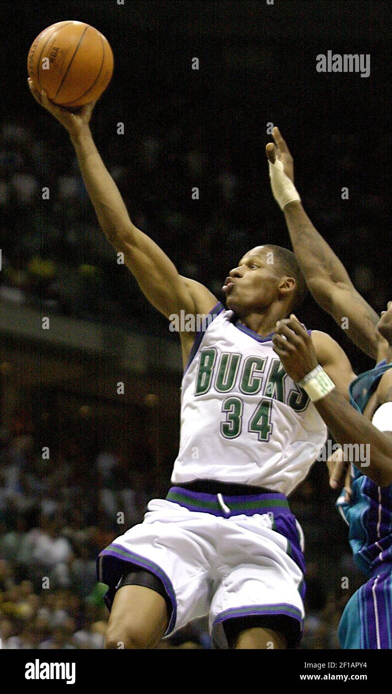 KRT SPORTS STORY SLUGGED: HORNETS-BUCKS KRT PHOTOGRAPH BY JEFF SINER ...