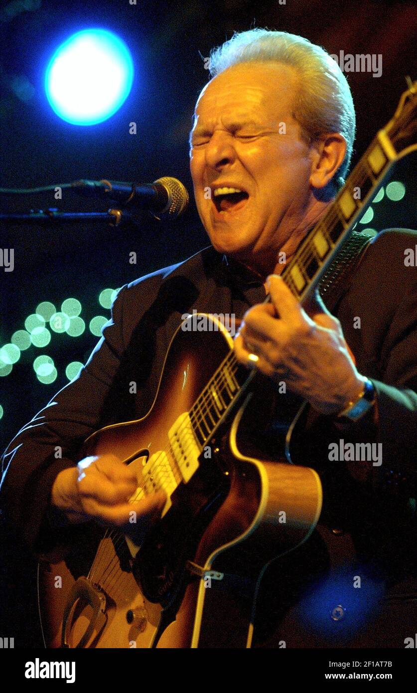 KRT ENTERTAINMENT STORY SLUGGED: MUS-CHARLIEGRACE KRT PHOTO BY JOHN ...