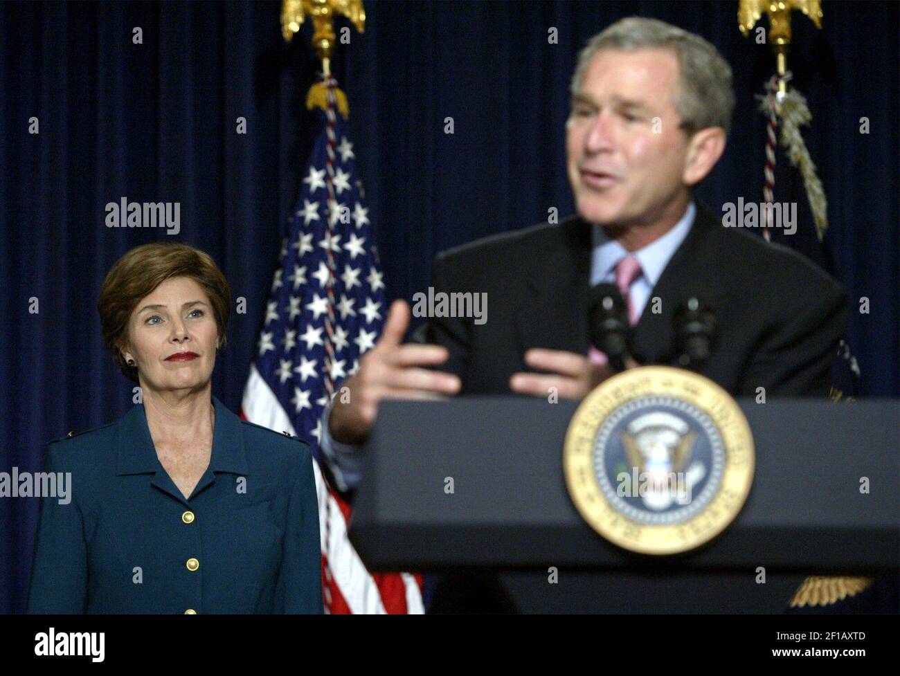 FOR USE WITH RELATED US STORIES SLUGGED: BUSH KRT PHOTOGRAPH BY CHUCK ...