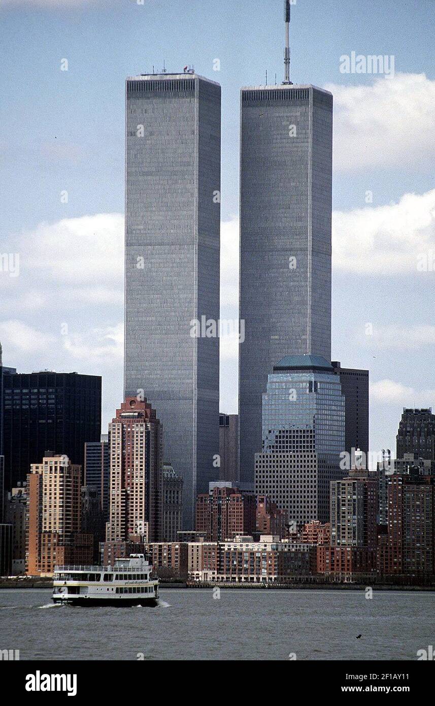 World trade center skyline 1999 hi-res stock photography and images - Alamy