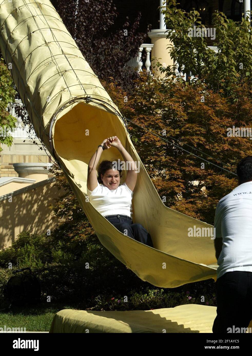 US NEWS STORY SLUGGED: CHUTE KRT PHOTOGRAPH BY CHUCK KENNEDY/KRT ...