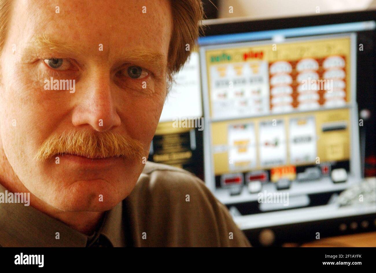 US NEWS STORY SLUGGED: SLOTMACHINES KRT PHOTOGRAPH BY PATRICK RAYCRAFT ...