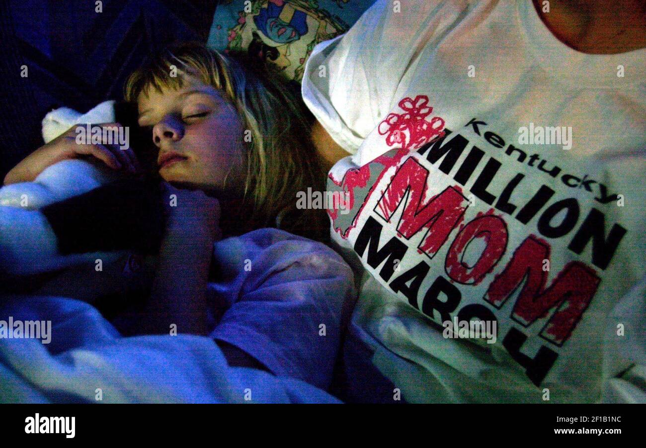 KRT US NEWS STORY SLUGGED: MOMSMARCH KRT PHOTOGRAPH BY JAHI CHIKWENDIU ...