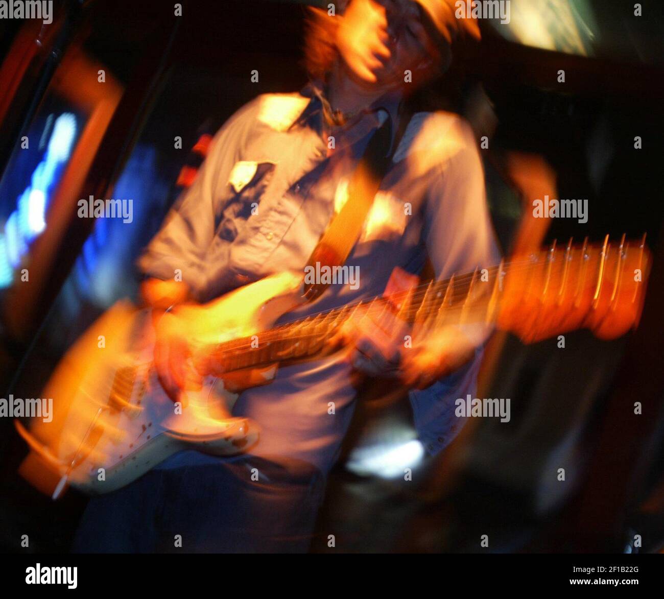 -- NO MAGS, NO SALES -- KRT ENTERTAINMENT STORY SLUGGED: MUS-GUITAR KRT ...