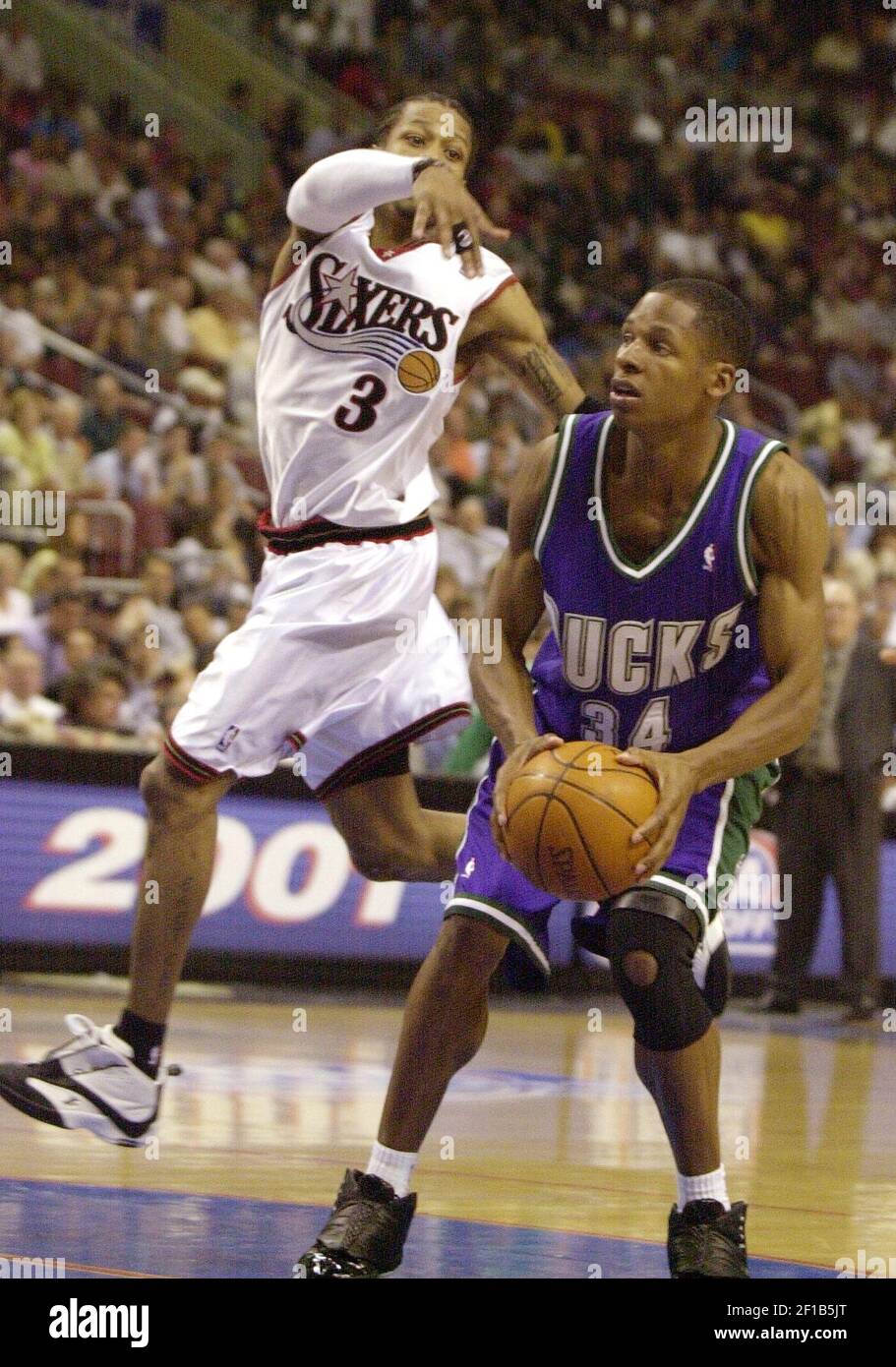 KRT SPORTS STORY SLUGGED: BUCKS-SIXERS KRT PHOTOGRAPH BY RON CORTES ...