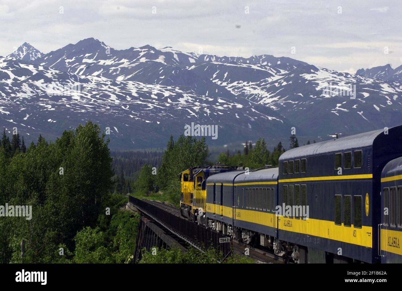 (KRT13) KRT TRAVEL STORY SLUGGED: DENALI-1 KRT PHOTO BY JENNIFER ...